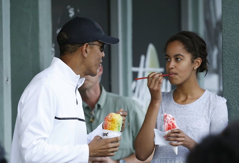 Obama starts 2015 with 'shave ice' outing in Hawaii By Reuters