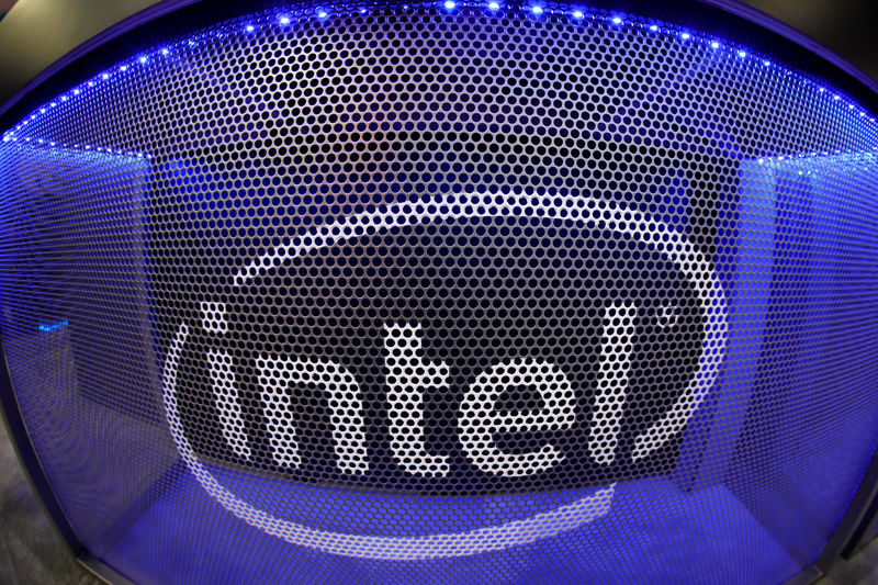 Intel creates chip to control quantum computers By Reuters