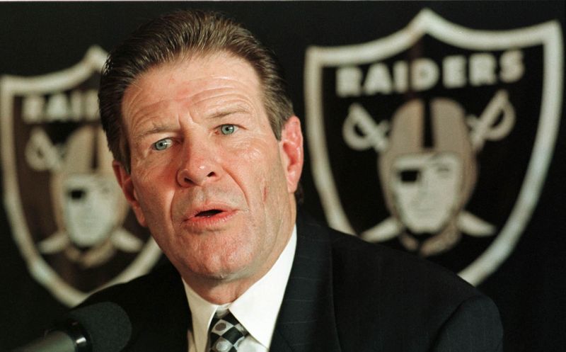 Longtime NFL coach Bugel dies at 80 By Reuters