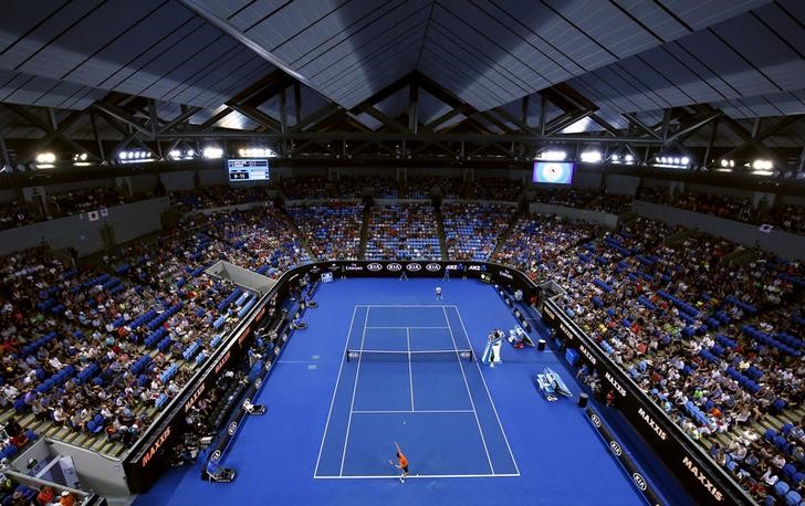 Damp fans learn French Open roof still years away By Reuters
