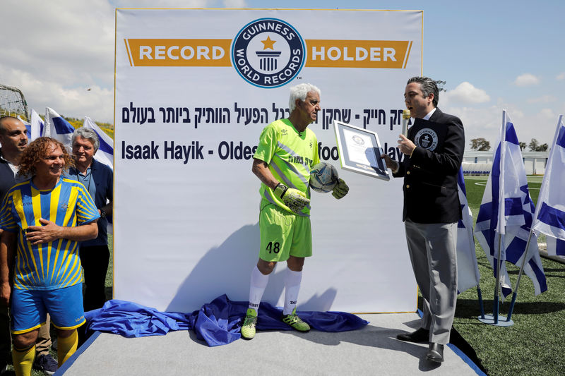 Israeli becomes world's oldest player By Reuters